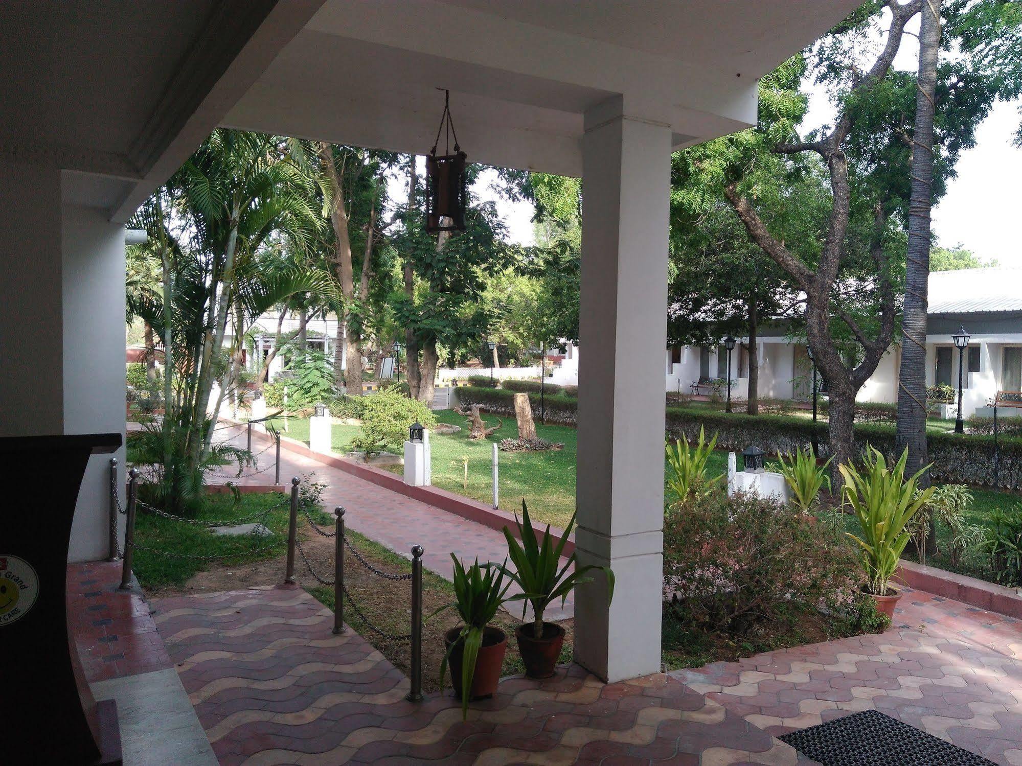 SATHYAM GRAND RESORT, SRIPERUMBUDUR | ⋆⋆⋆ | INDIA | SEASON DEALS FROM $51